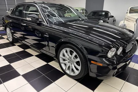 Classic Jaguar XJ8 For Sale - Hemmings