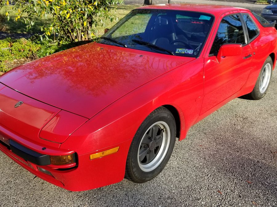 1983 Porsche 944 Red