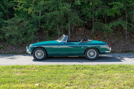 Paramount Classic Cars in Hickory, NC | Hemmings