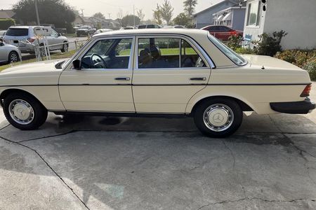 Classic Mercedes-Benz 240D For Sale | Hemmings