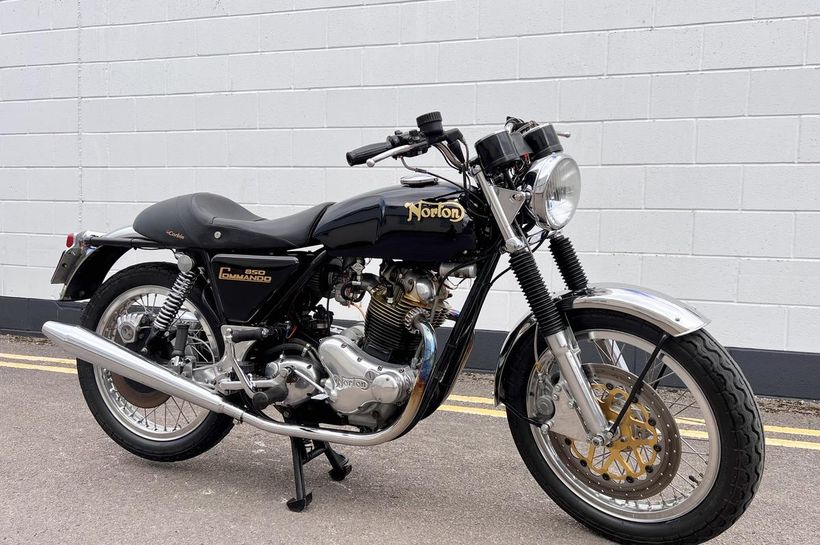 Norton Commando 850
